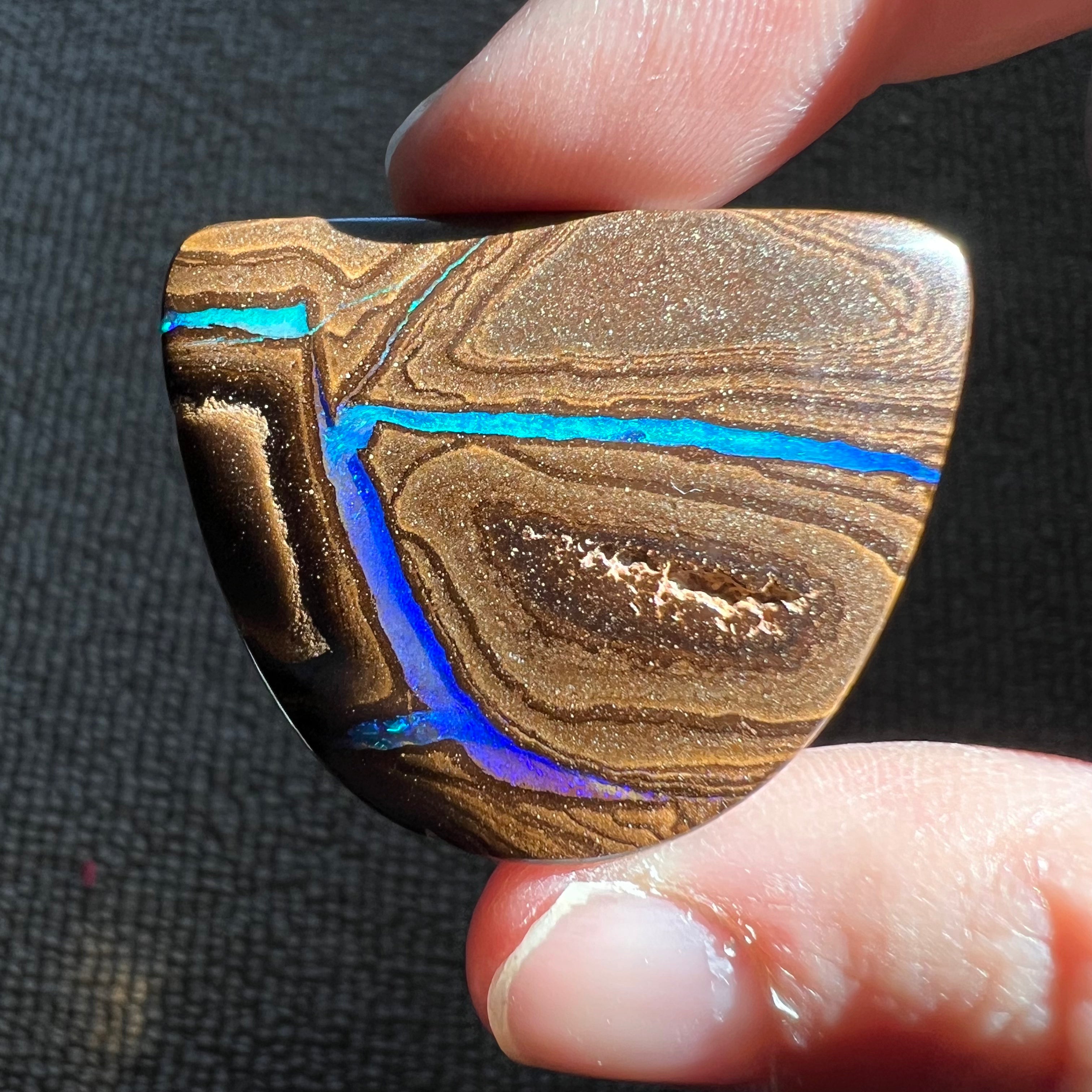 'Spider web' matrix opals – Broken River Mining